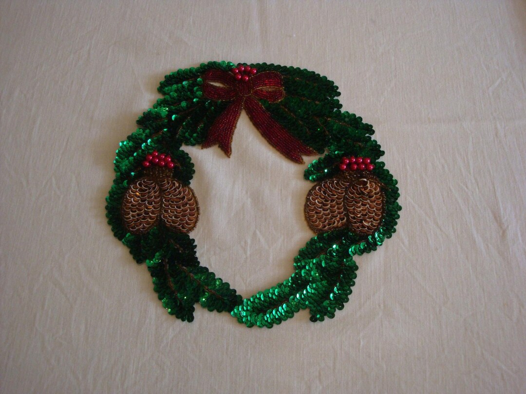 Pretty Vintage 90s Iron on Sequin Applique Holiday Wreath Christmas ...