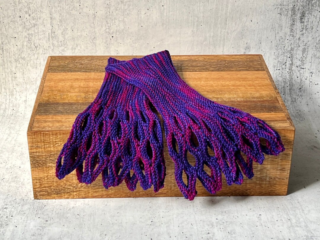 Hand-knitted Romantic Hand Cuffs 100% Wool merino - Etsy