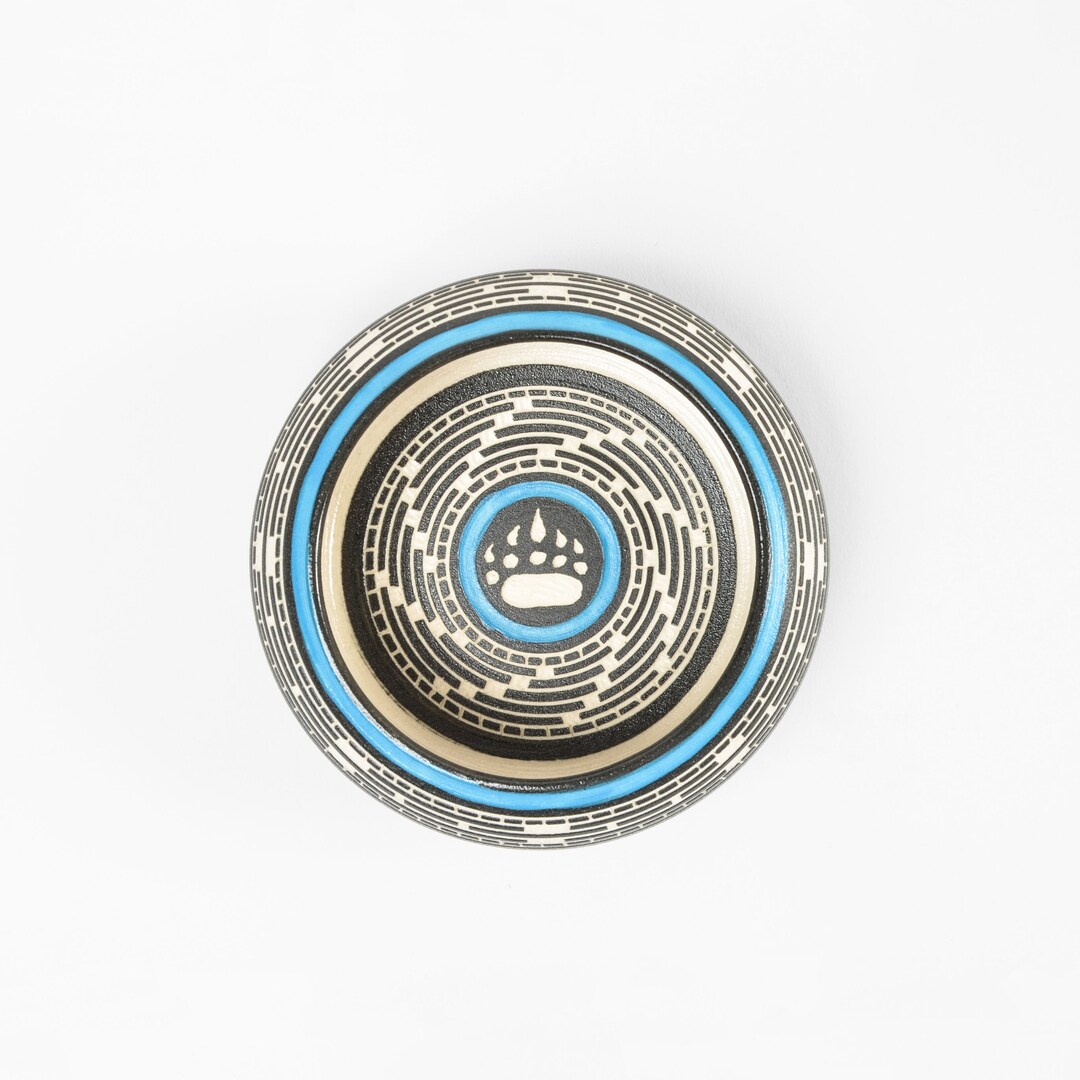 Hand-carved First Nations Bear Paw Bowl by Patrick Leach - Etsy