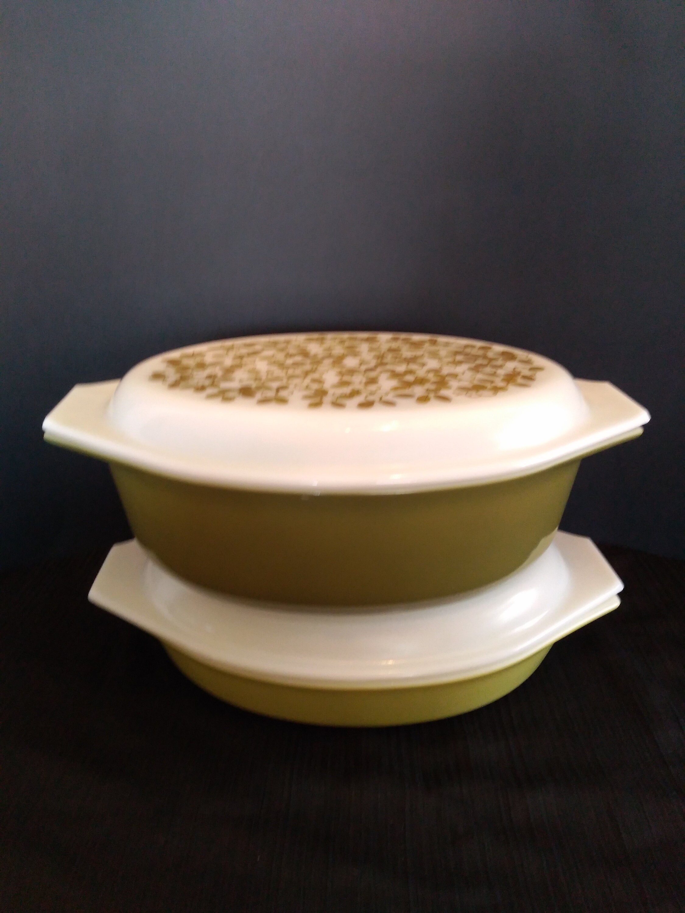 Vintage Pyrex Oval Baking Dishes Set of 2 With Lids, Large Green Dish ...