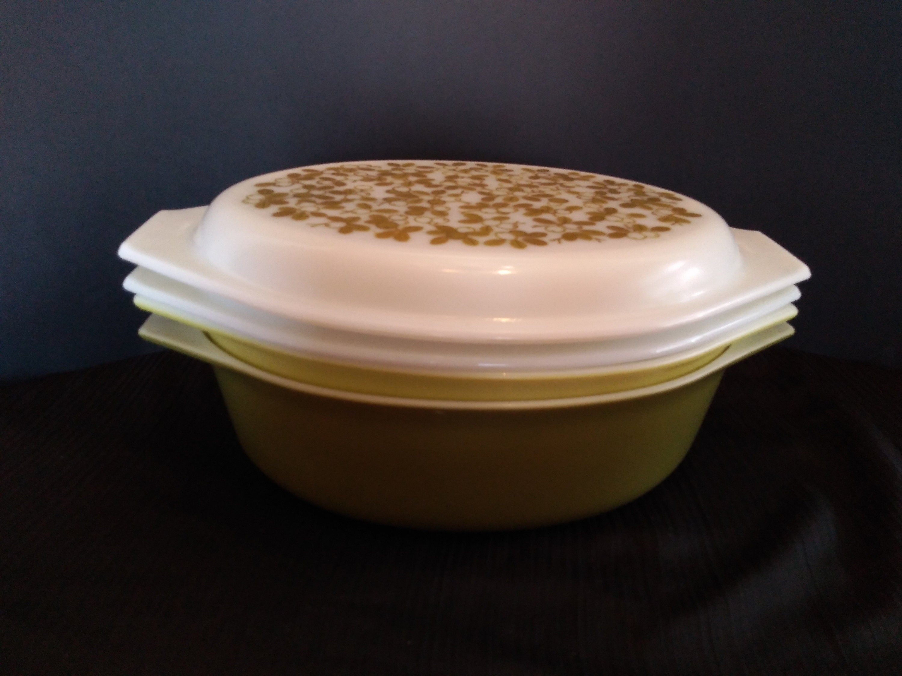 Vintage Pyrex Oval Baking Dishes Set of 2 With Lids, Large Green Dish ...