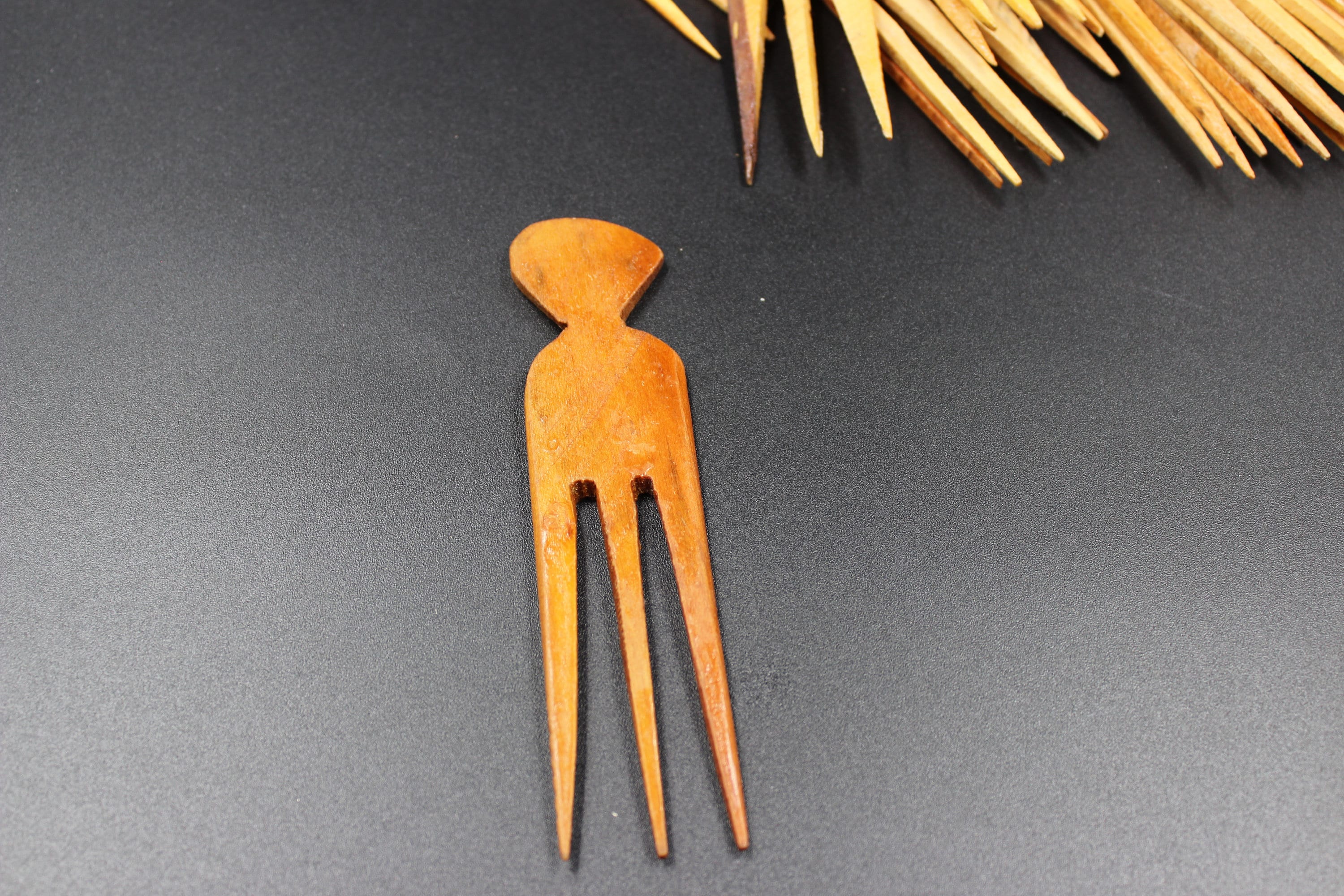 Ilarun: 3-tail Yoruba/african Hair Parting and Detangling cutting Comb ...