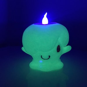 GLOWS in the Dark! Pokemon Litwick Twinkling Light-up Candle Figurine ...