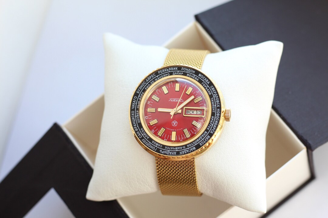 Old Pilot Watch Raketa CITIES, Raketa World Time, Red Watch, Time Zone ...