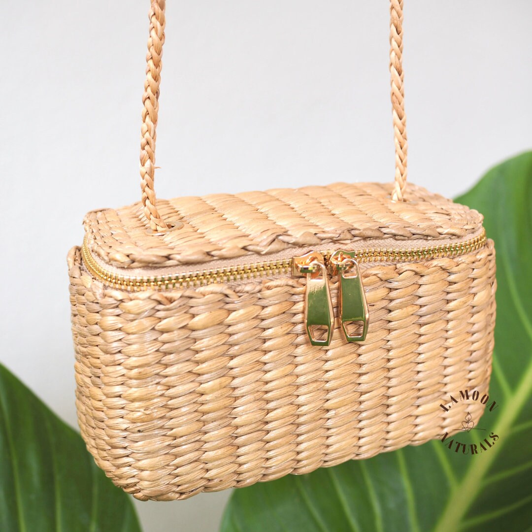 Cute Woven Crossbody Straw Bag for Women With a Straw Strap in Summer ...