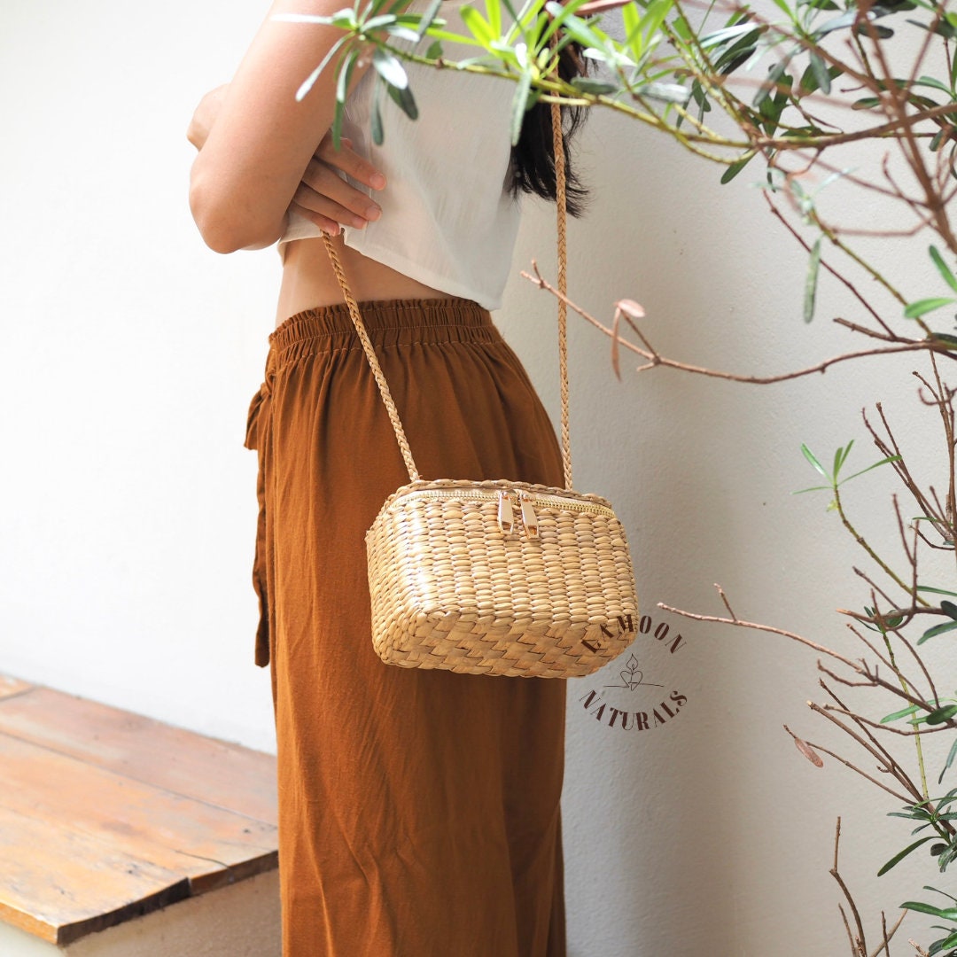Cute Woven Crossbody Straw Bag for Women With a Straw Strap in Summer ...
