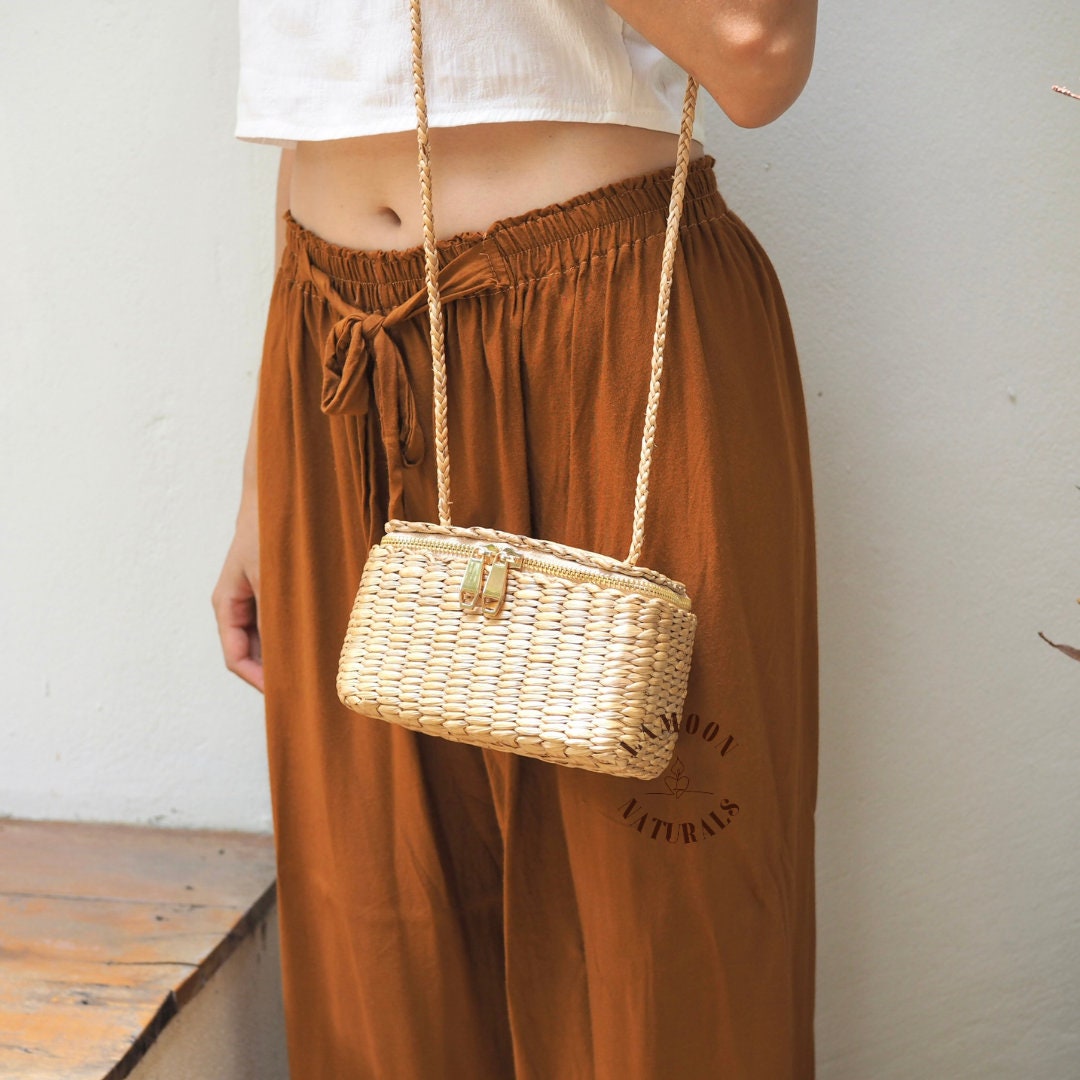 Cute Woven Crossbody Straw Bag for Women With a Straw Strap in Summer ...