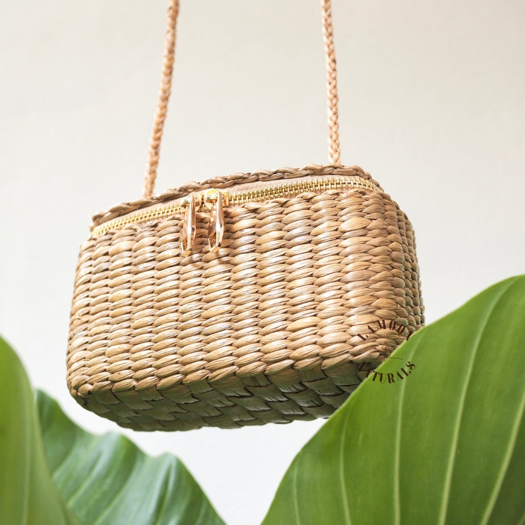 Cute Woven Crossbody Straw Bag for Women With a Straw Strap in Summer ...