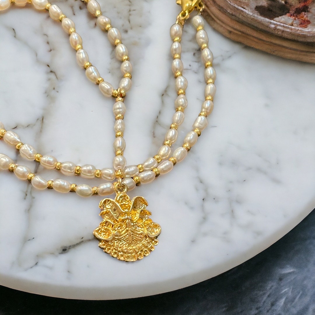 1306. Freshwater Pearl Necklace With Vintage/italian Gold Crest Pendant ...