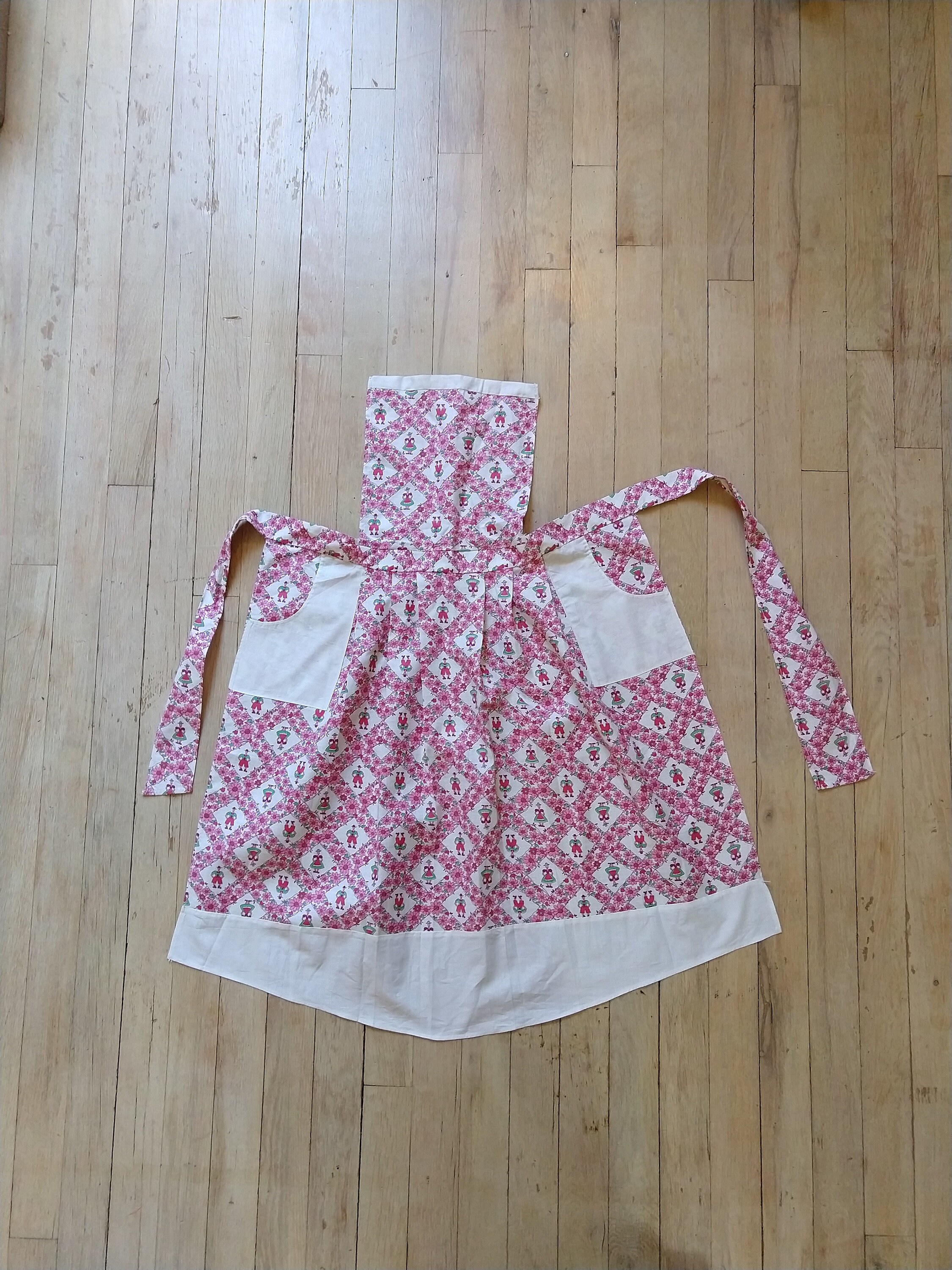 Vintage Handmade 1940s pinny Apron Pink Red Pennsylvania Dutch Pattern ...