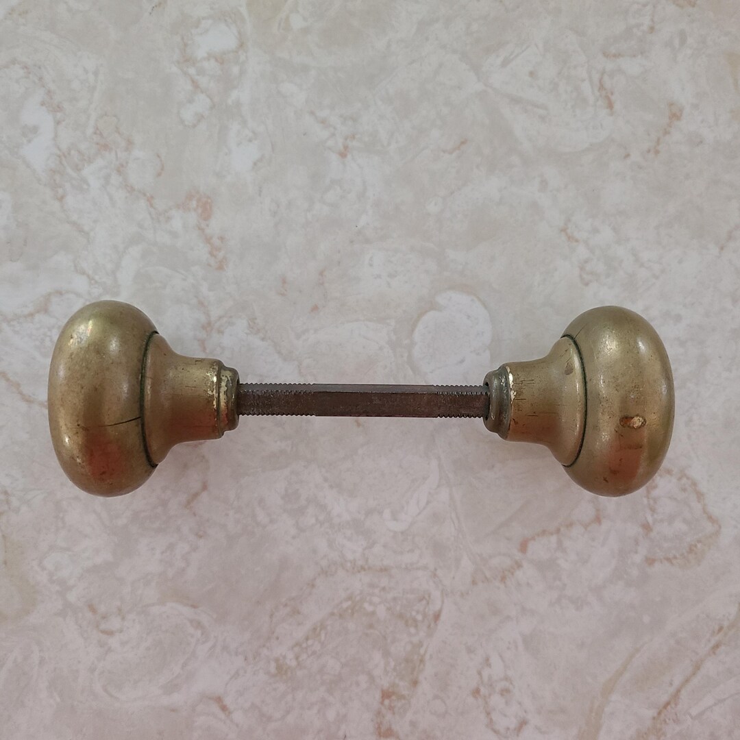Vintage Brass Door Knobs With Spindle, 2 Smaller Knobs Lovely Patina Closet Door Knobs - Etsy