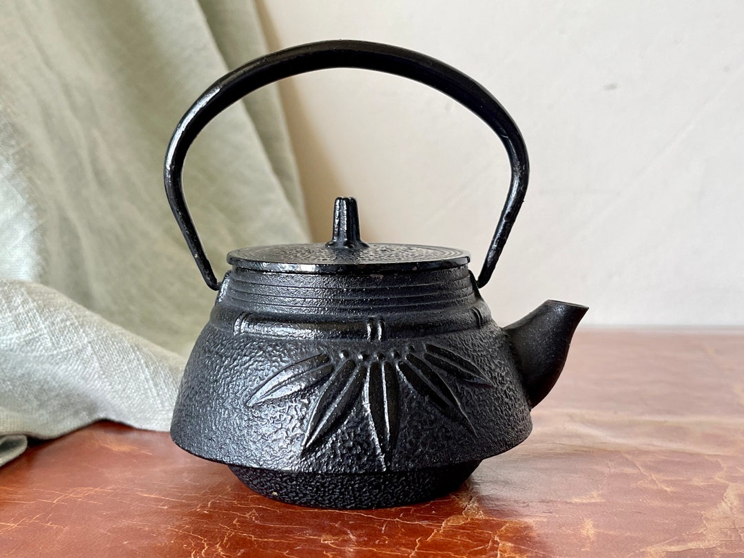 Cast Iron Teapot Tetsubin Nanbu Japanese Kikusendo Ironware Teapot ...