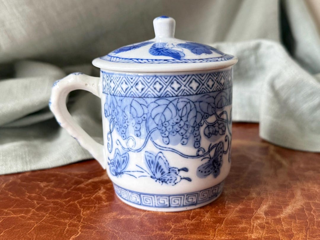 Chinese Lidded Tea Mug Antique Blue and White Butterfly and Vine ...