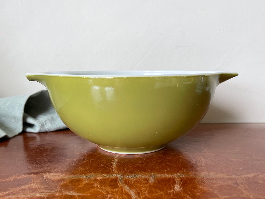 Vintage Pyrex Avocado Green 443 Cinderella Mixing Bowl 2-1/2 Quart ...