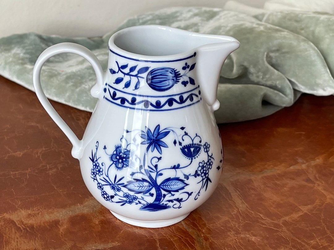 German Kahla Zwiebelmuster Porcelain Blue Onion Creamer or Syrup ...