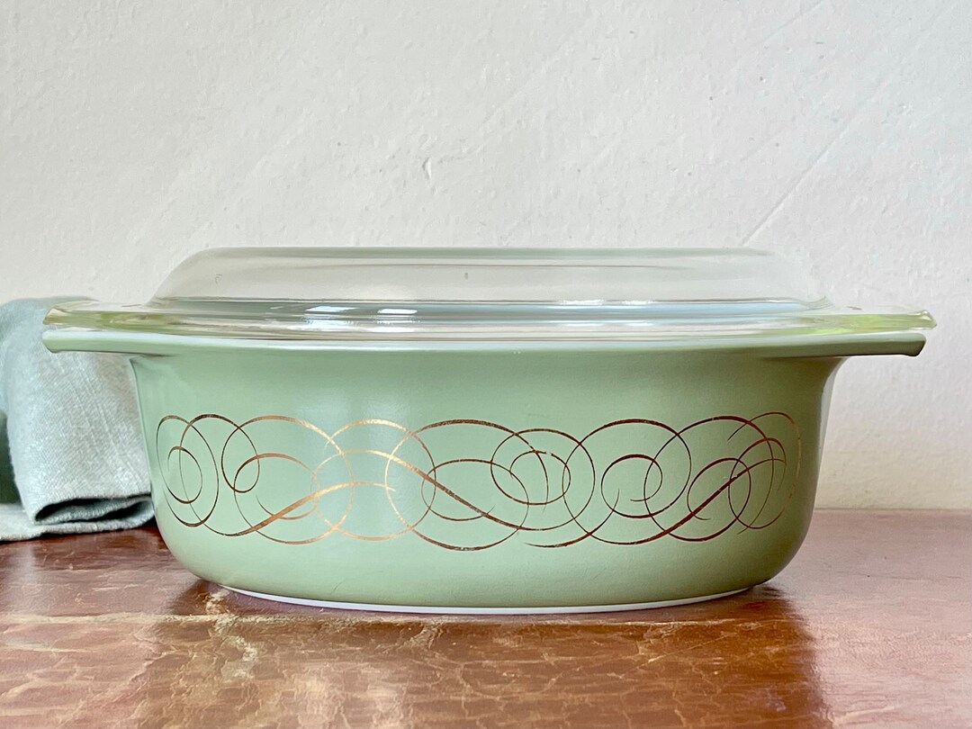 Vintage Pyrex 043 Golden Scroll Sage Green 1.5 Quart Casserole Dish and ...