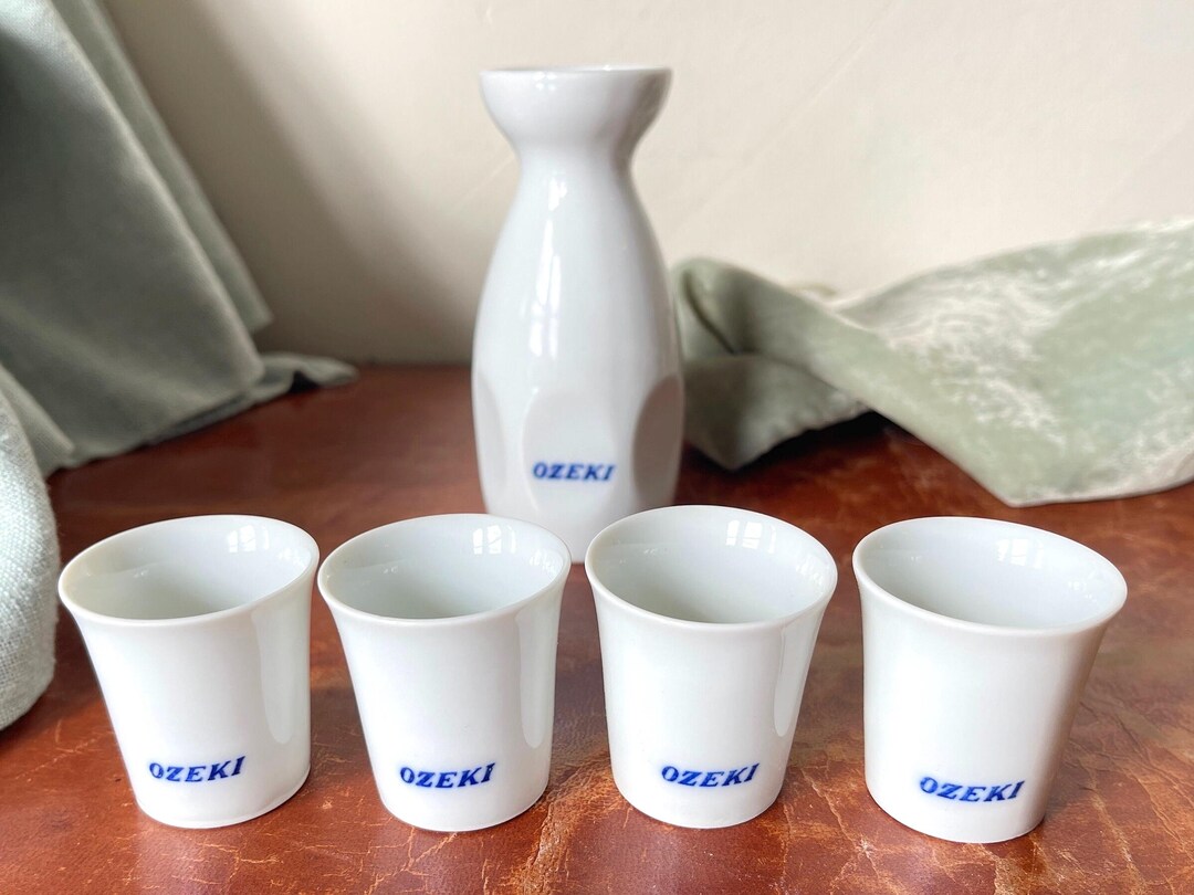 Vintage Japanese Sake Set Ozeki Porcelain Sake Bottle and Cups Retro ...