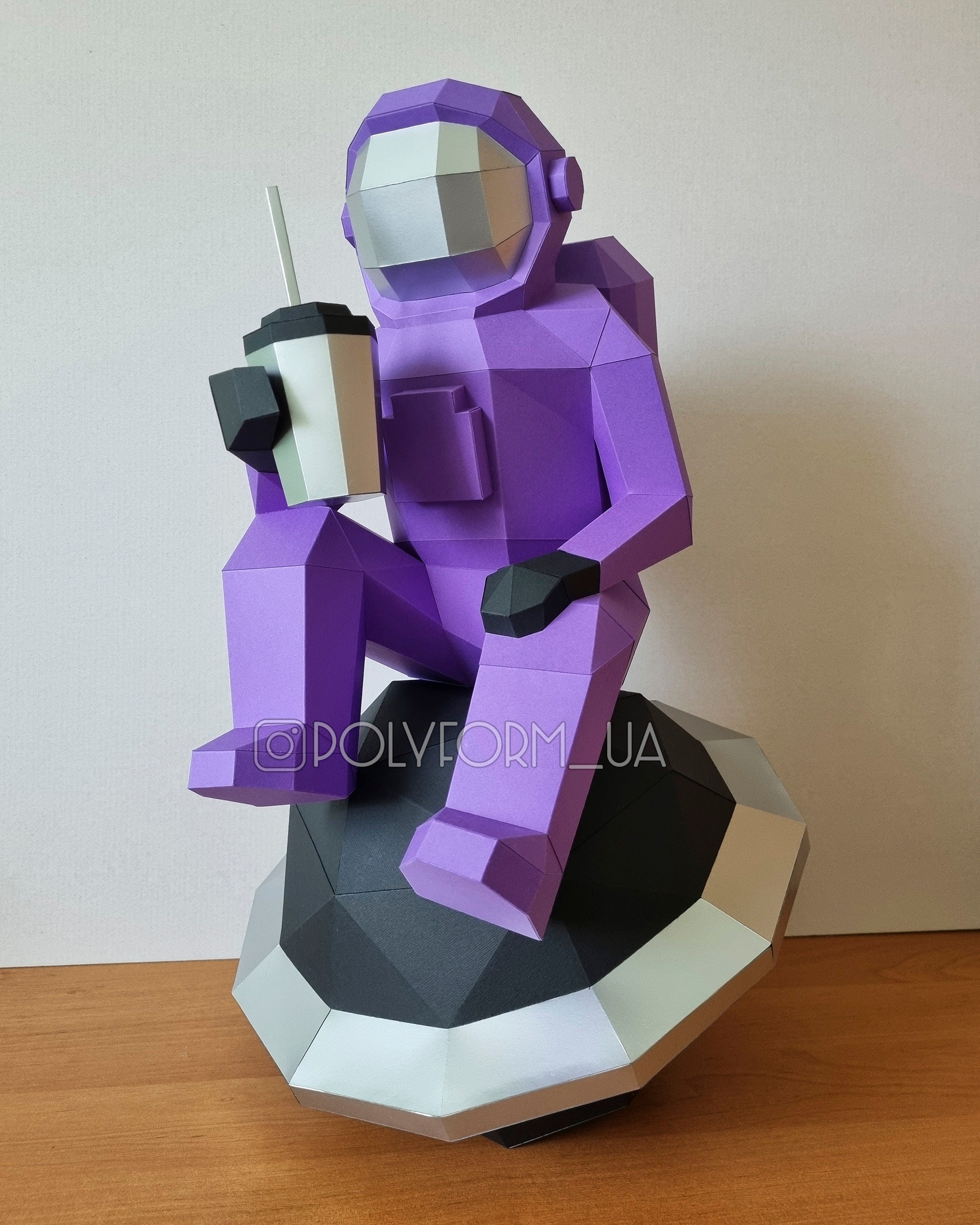 Cosmonaut Space Planet 3d Paper Model Low Poly Papercraft Silhouette ...