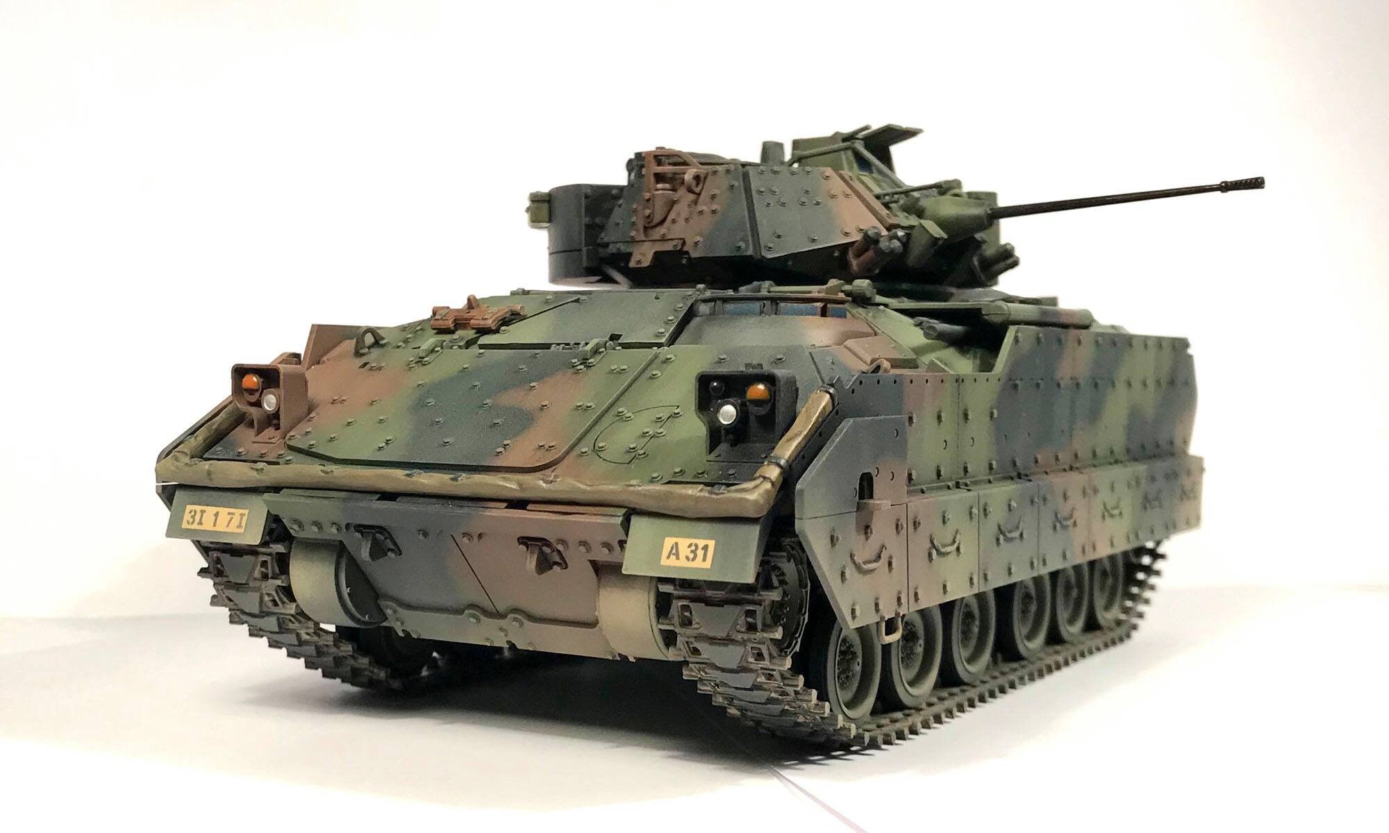 Built Bradley M2A2 Cavalry Fighting Vehicle Scale Model 1/35 | Etsy