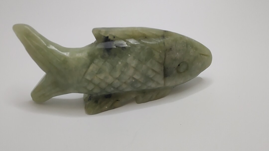 Hand Carved Jadeite Fish Statue,chinese Carved Fish Jade ,fen Shui ...