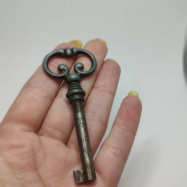 Old Skeleton Keys - Etsy