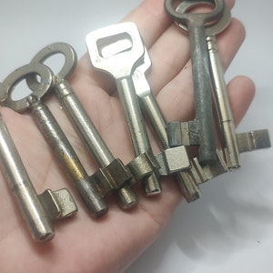 Bunch of Old Keys - Etsy