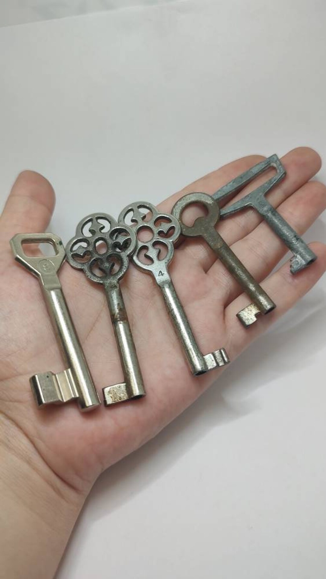 Bunch of Old Keys,vintage Metal Keys Lot - Etsy