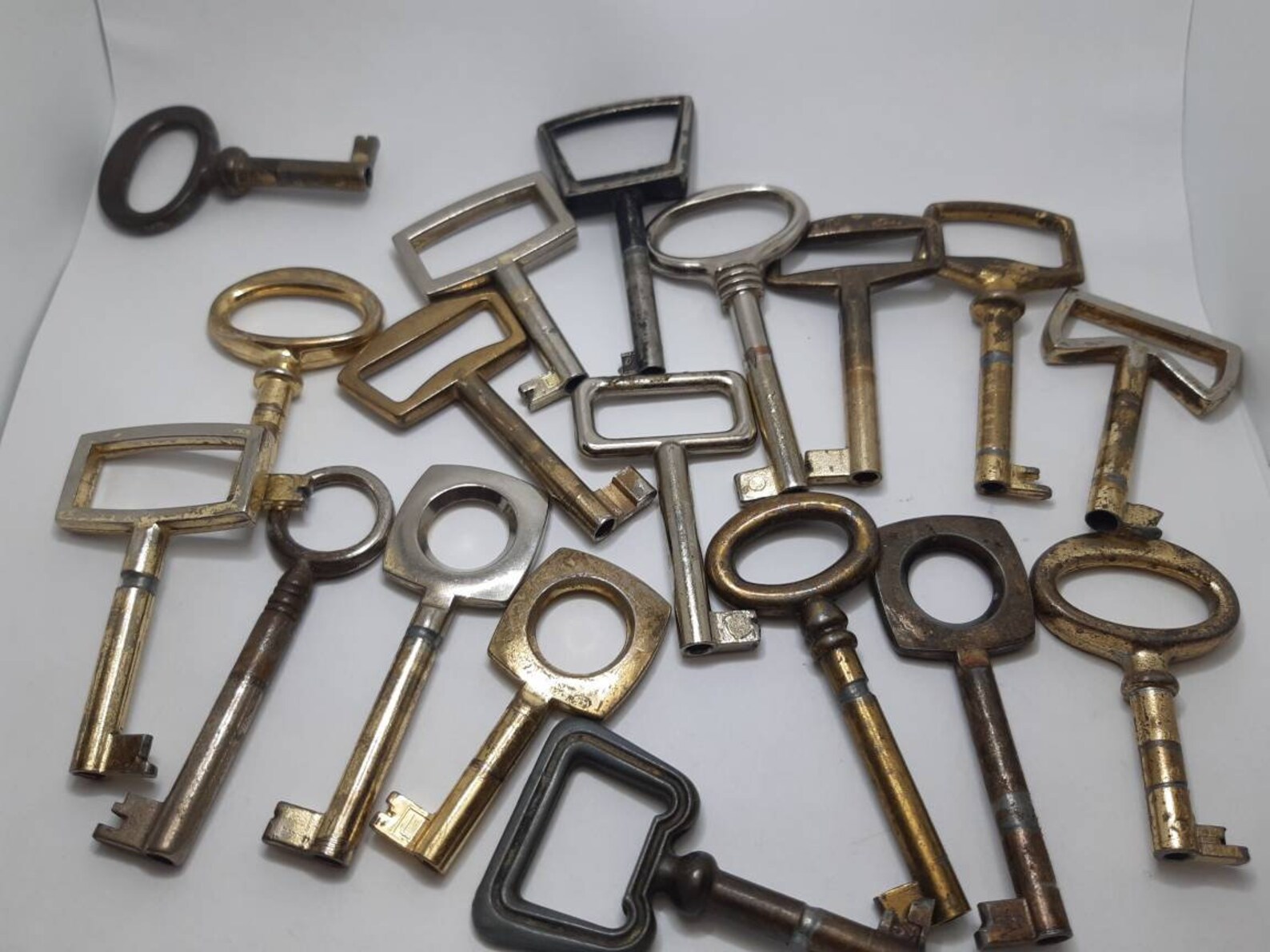 Bunch of old keysopen barrel keysvintage keysmetal keys lot | Etsy