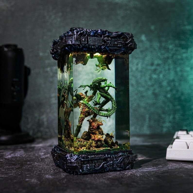 Xenomorph Vs Predator Diorama Lamp, Sci-fi Horror Resin Art Night Light ...
