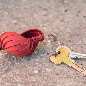 Red Leather Women's Keychain, Shell Leather Keyring for Her, 3D Form ...