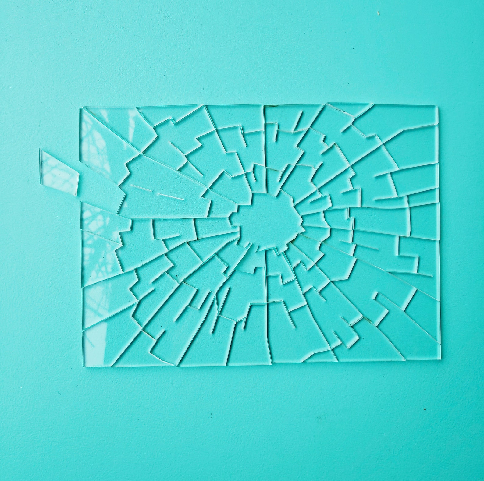 BROKEN GLASS Clear Impossible Jigsaw Puzzle Acrylic Laser Cutting ...