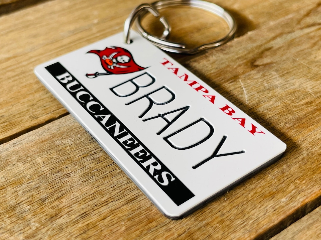 Personalized Tampa Bay Buccaneers Engraved Keychain - Key Ring - Key ...