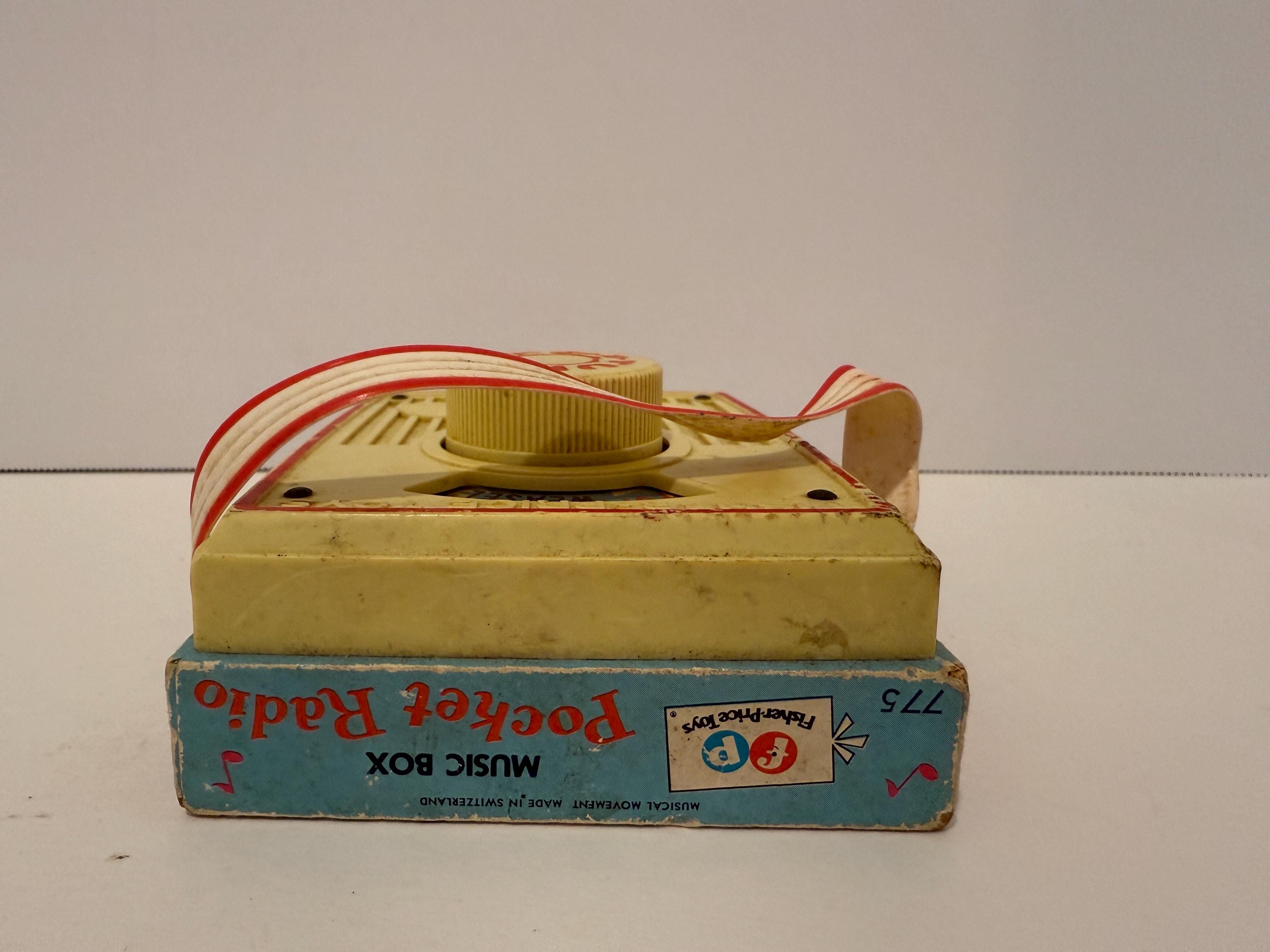 Vintage Working Fisher-price #775 "pop! Goes the Weasel" Pocket Radio ...