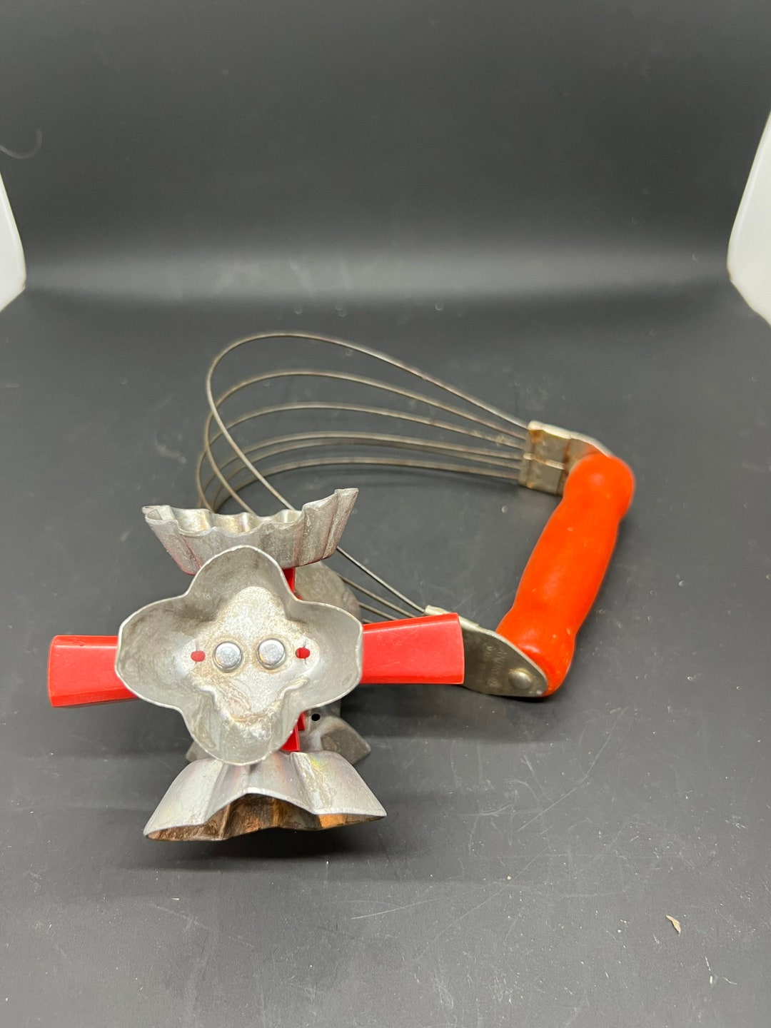 Vintage 1940’s Red Handle Wire Androck Pastry Blender and 1950’s Red ...