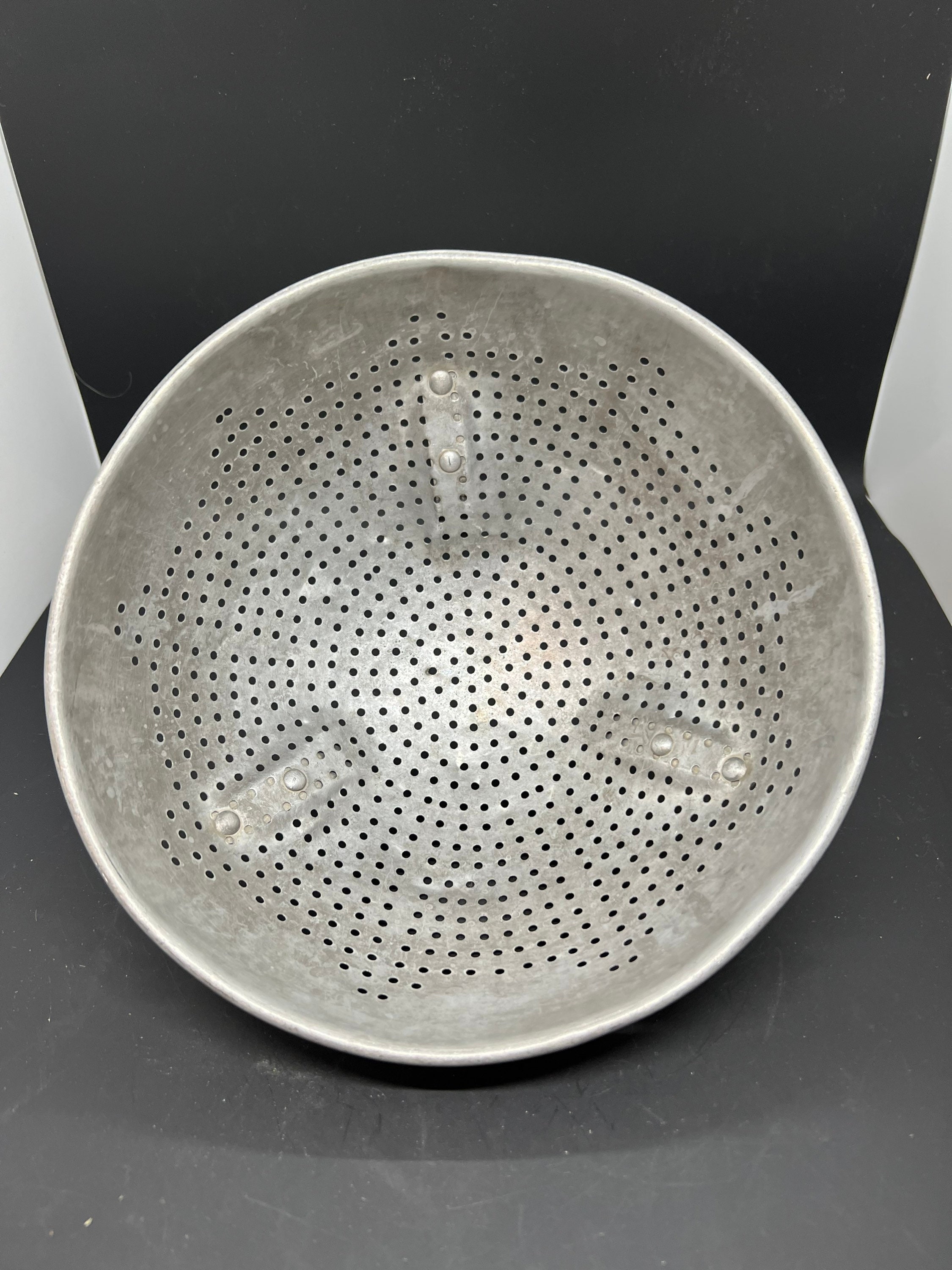 Vintage Colander/strainer, Aluminum, 3 Legs, Shabby Chic Decor ...