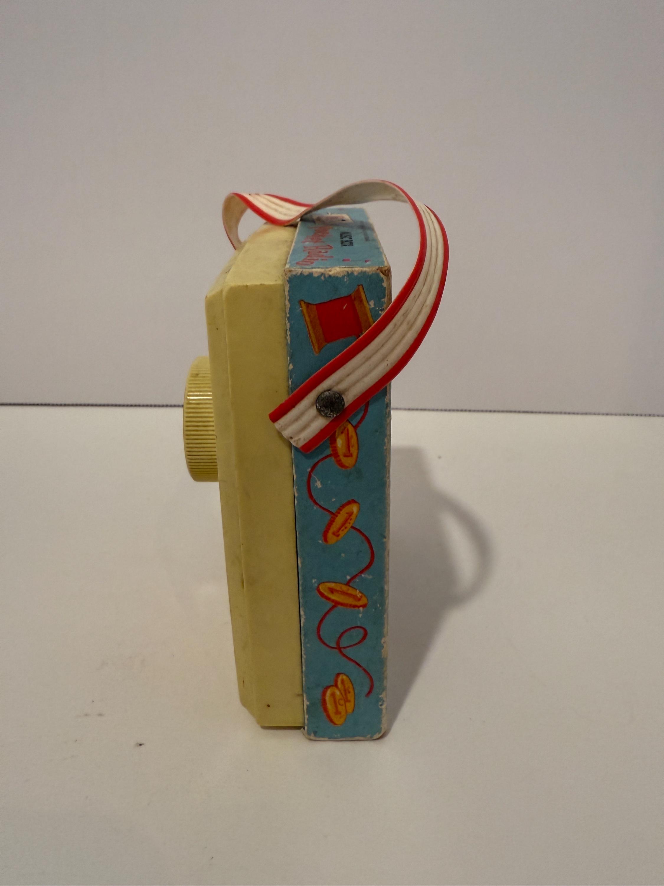 Vintage Working Fisher-price #775 "pop! Goes the Weasel" Pocket Radio ...