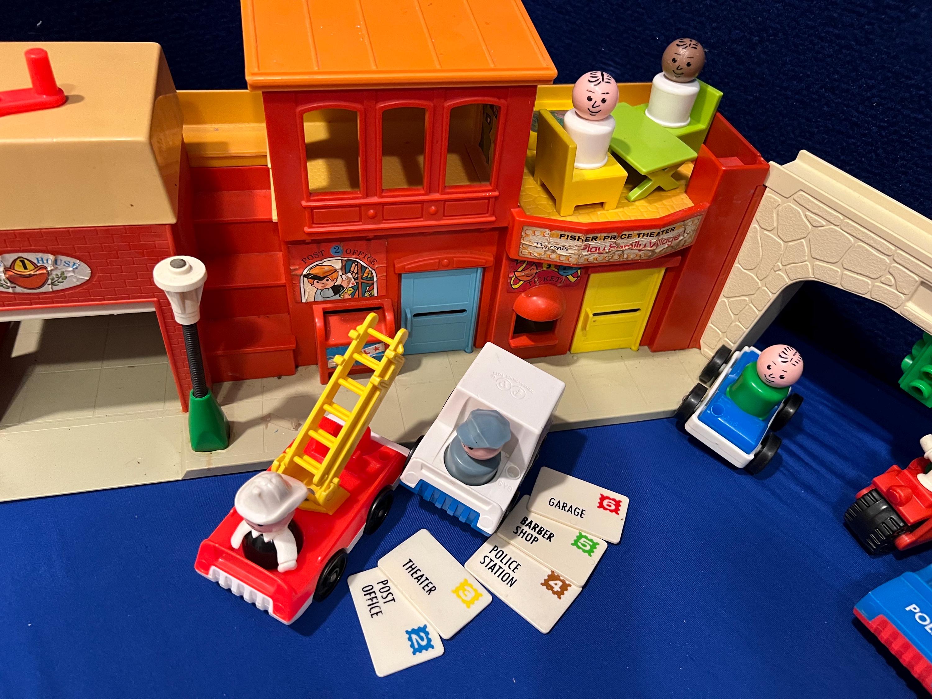 Fisher Price Play Family Village Complete #997 With Various Pieces ...
