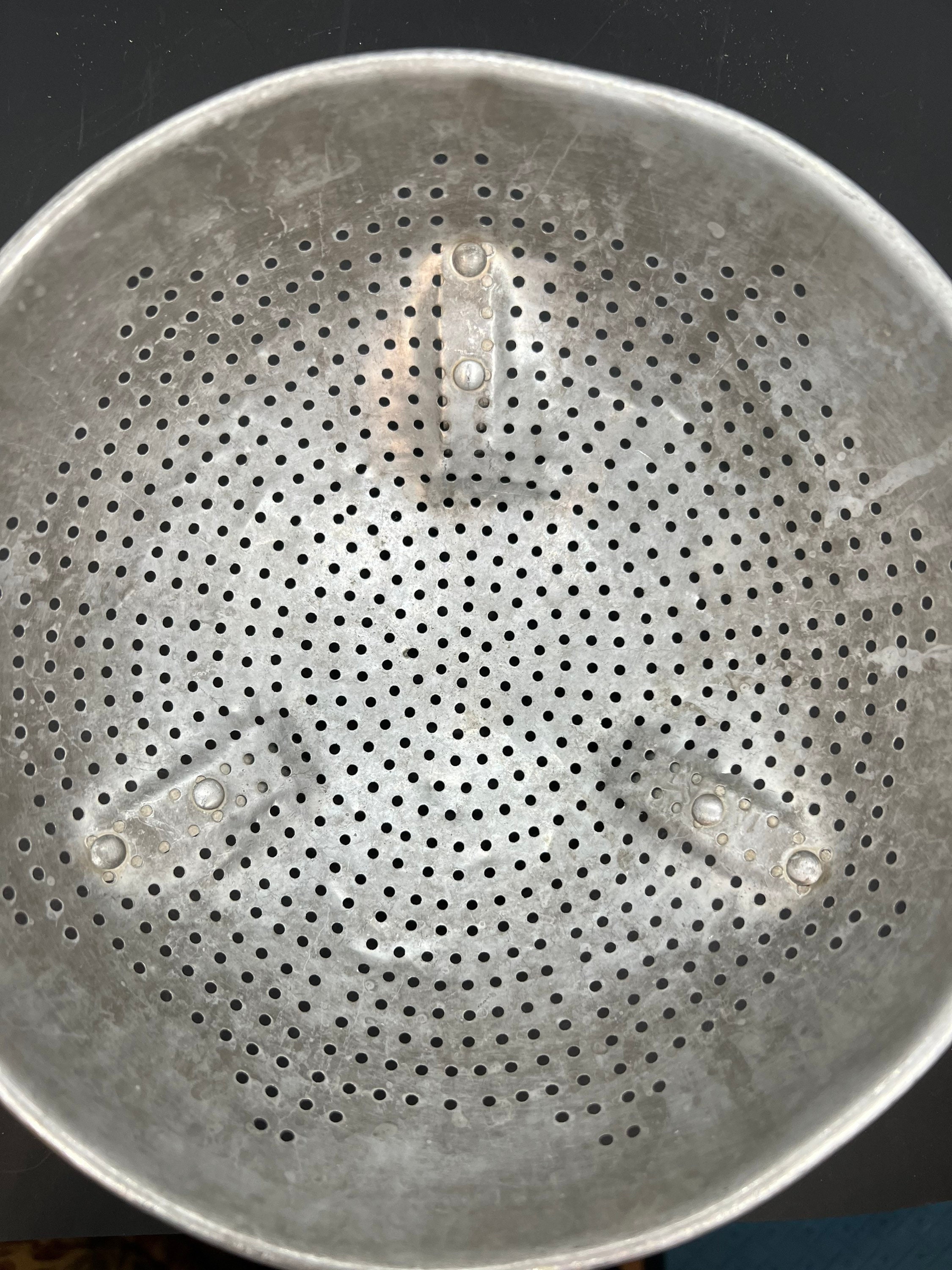 Vintage Colander/strainer, Aluminum, 3 Legs, Shabby Chic Decor ...