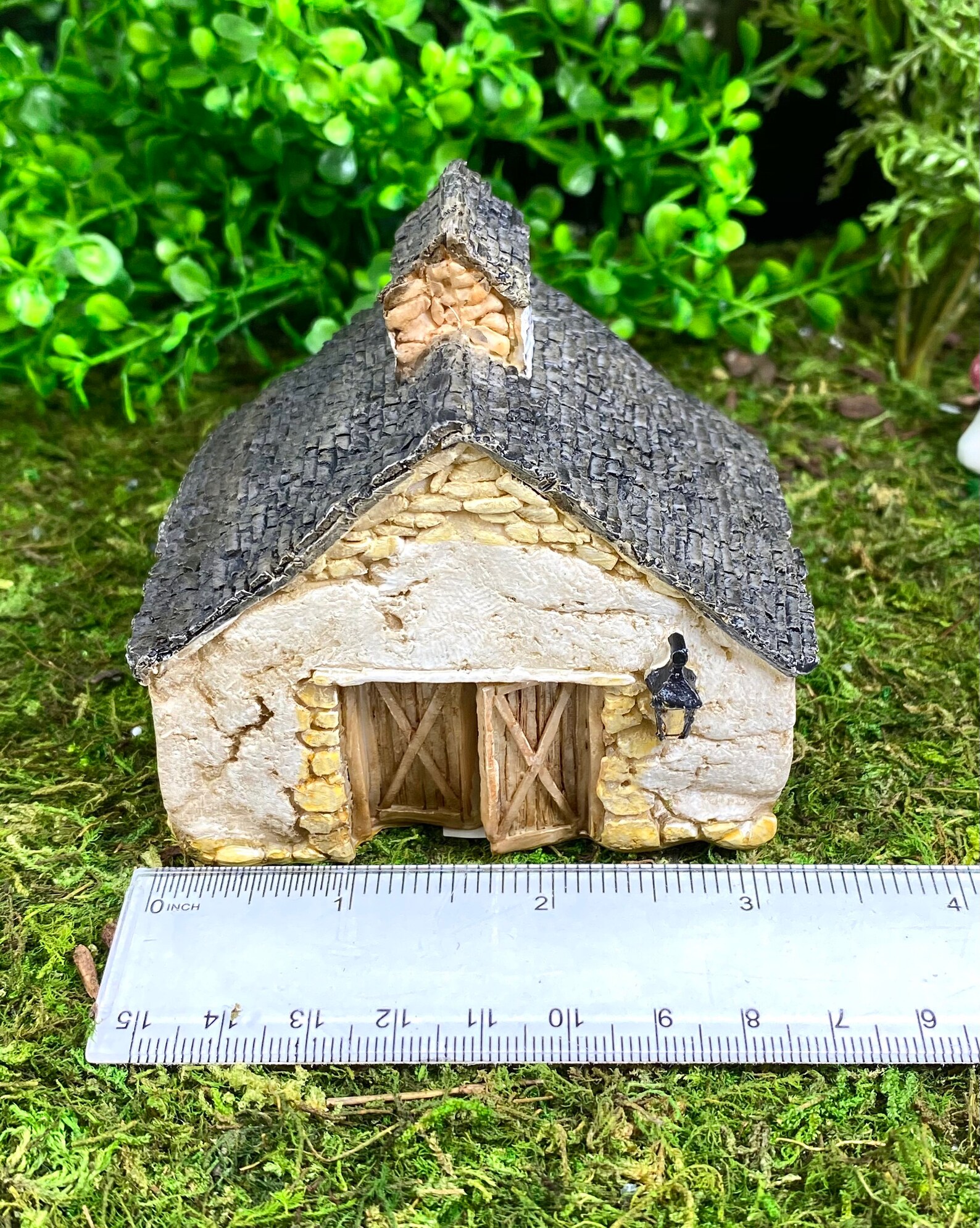 Miniature Barn With Watering Trough, Terrarium Barn for Your Miniature ...