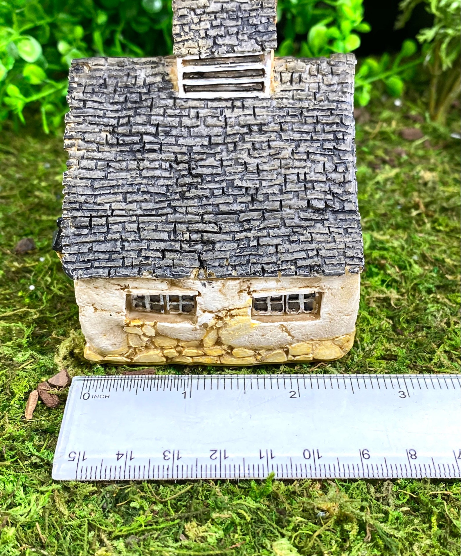Miniature Barn With Watering Trough, Terrarium Barn for Your Miniature ...