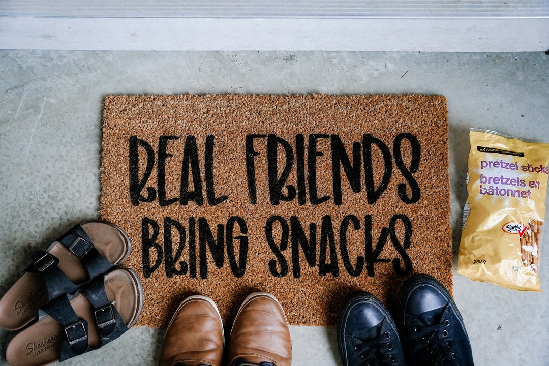 Real Friends Bring Snacks Welcome Door Mat - Etsy