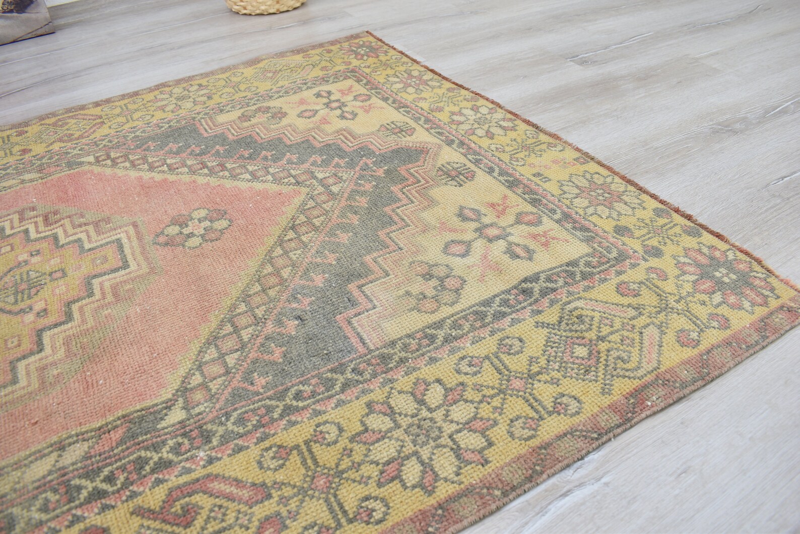 LOVELY TURKISH RUG 3'7 X 5'8 Vintage | Etsy