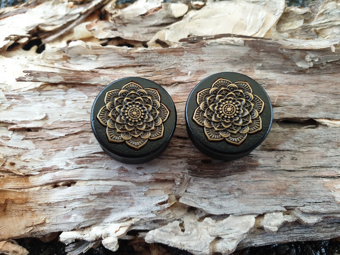 Pair of BLACK WOODEN FLOWER Ear Plugs Stretchers Jewellery Spacer ...