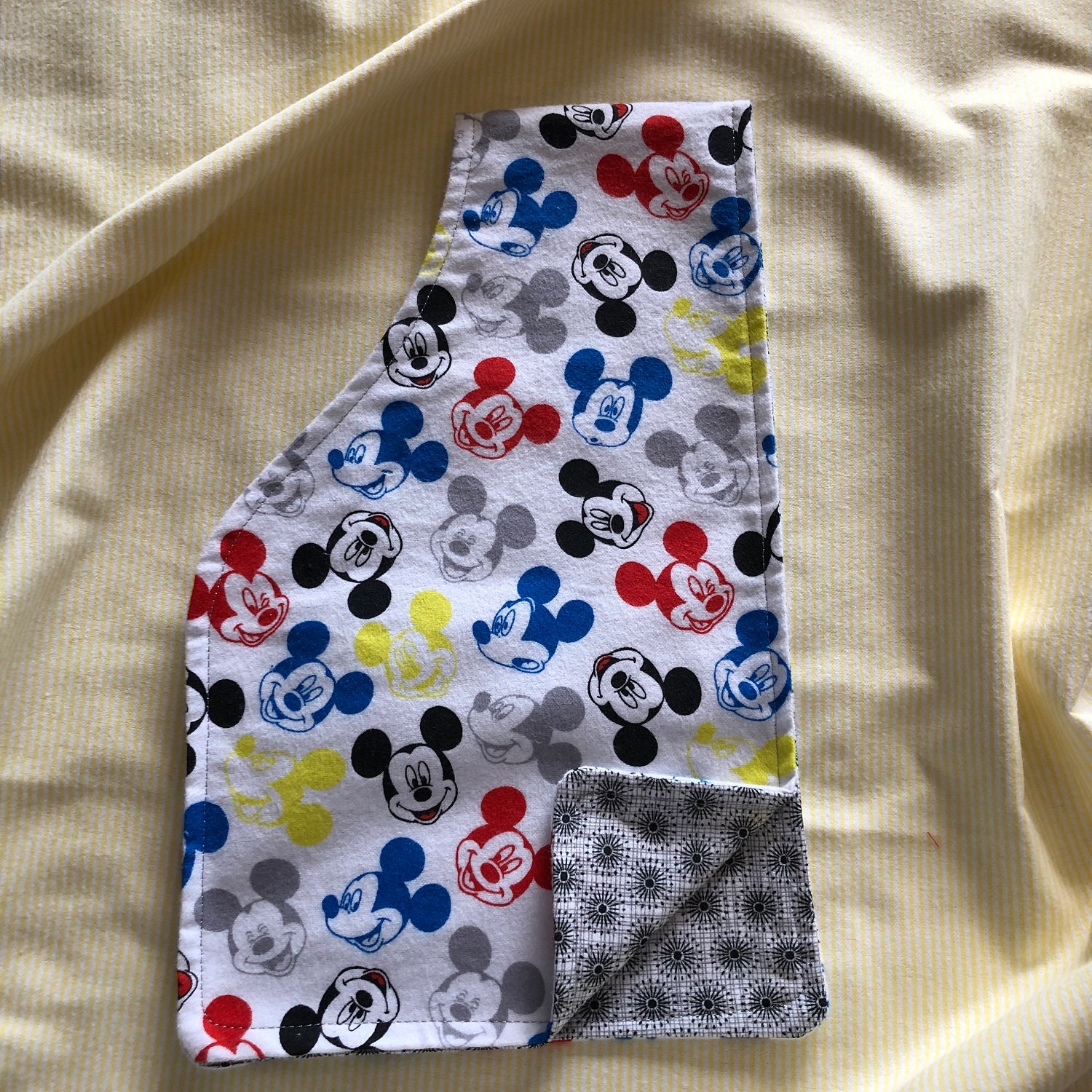 Clásico Mickey Mouse Burp Cloth, Reversible, Set de 2 - Etsy España
