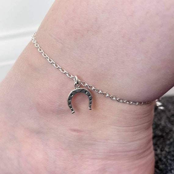 Horseshoe anklet store