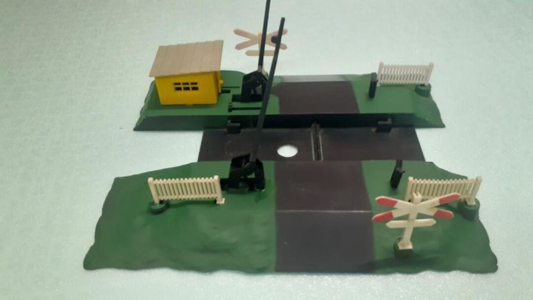 Mehano Train Railway Crossing Scale Model Maquette Size H0 1:87 Vintage ...