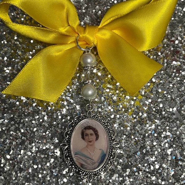 Royal Replica - Etsy