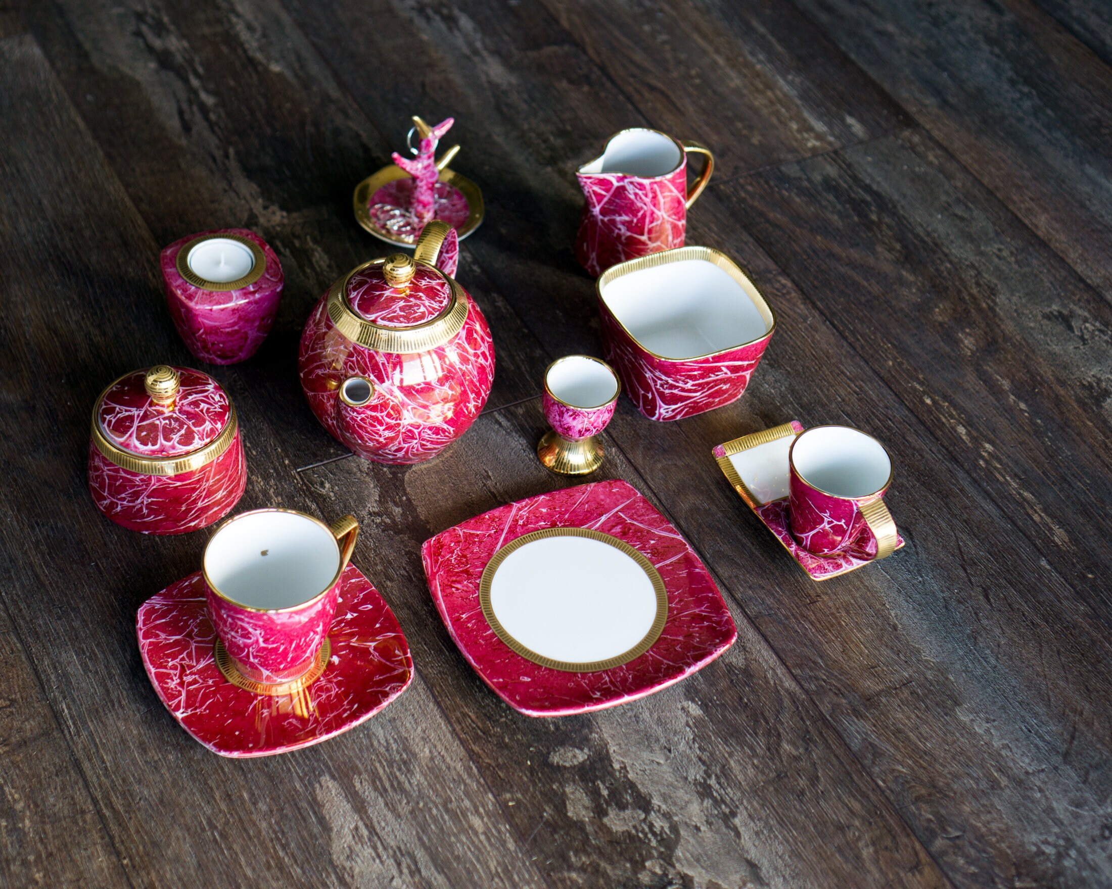 Hand Painted Porcelain Tea Pot. Decorative Ruby Red Cozy Teapot With ...