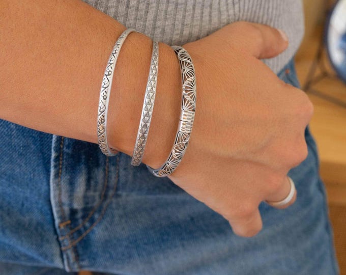 12mm Open Lock Floral Bangle, Hamilton Gold / Hawaiian Jewelry - Etsy