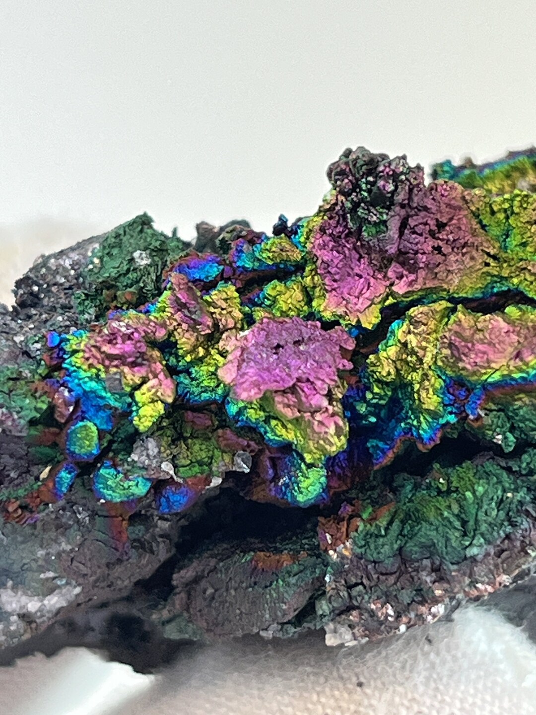 Bright RAINBOW Colors___rare IRIDESCENT Hematite on Quartz___graves Mtn ...